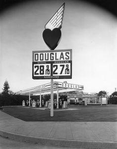 Douglas Oil Company Logo in vector format (SVG)